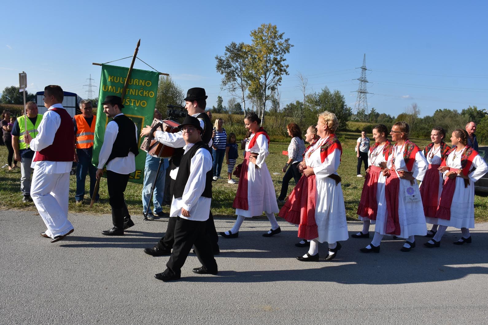 VIDEO I FOTO: Folklorna baština posavskoga kraja čuva se kroz ...