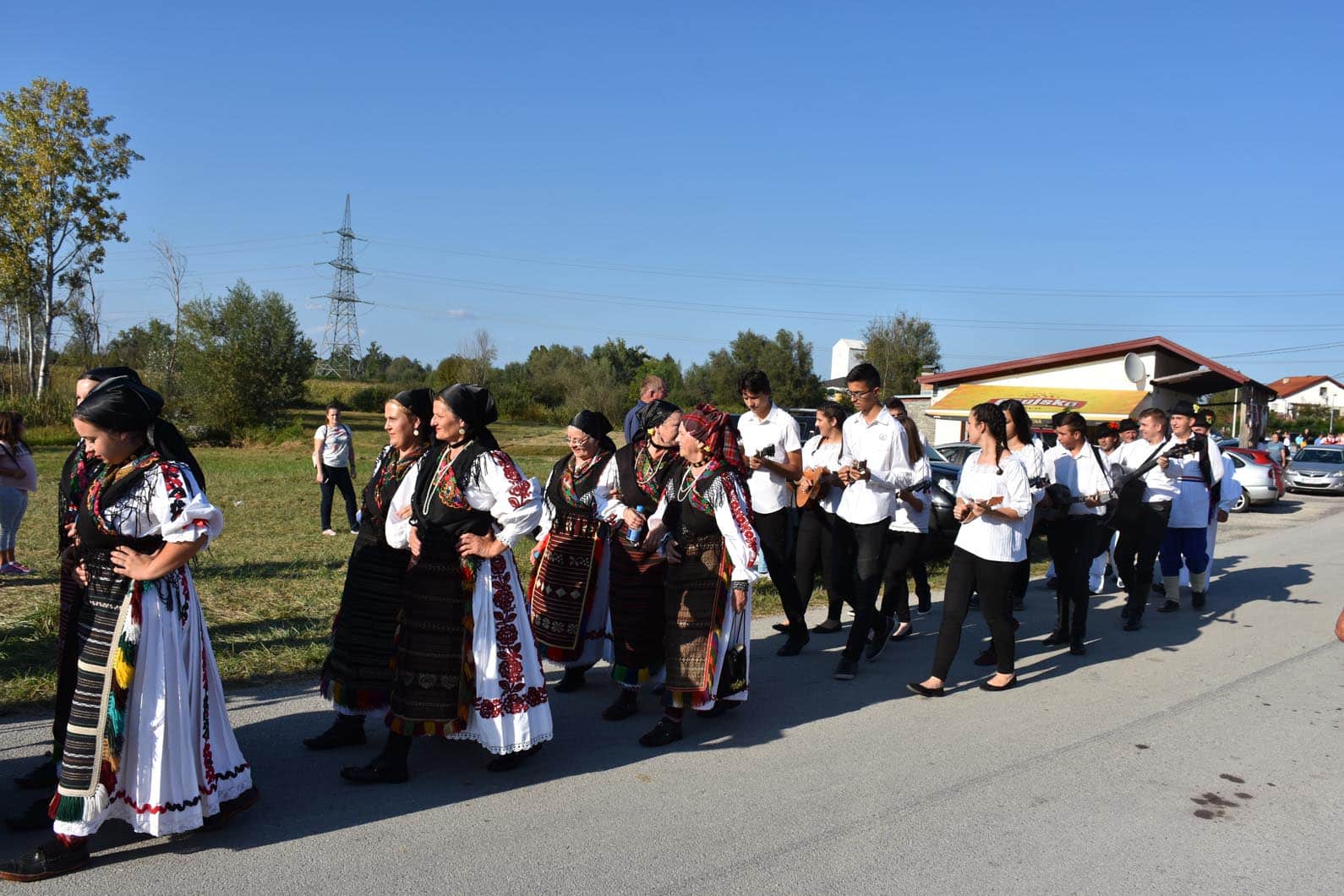 VIDEO I FOTO: Folklorna baština posavskoga kraja čuva se kroz ...