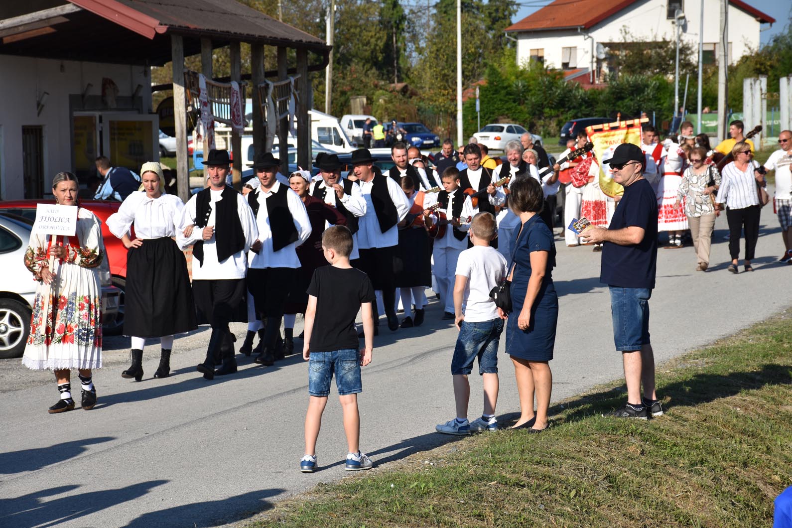 VIDEO I FOTO: Folklorna baština posavskoga kraja čuva se kroz ...