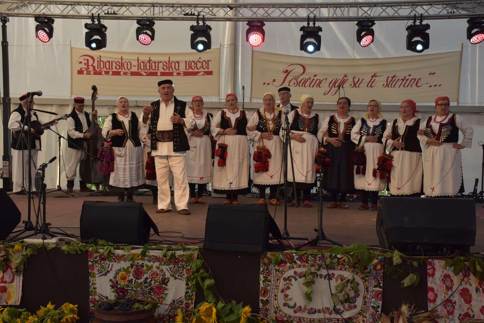 VIDEO I FOTO: Folklorna baština posavskoga kraja čuva se kroz ...