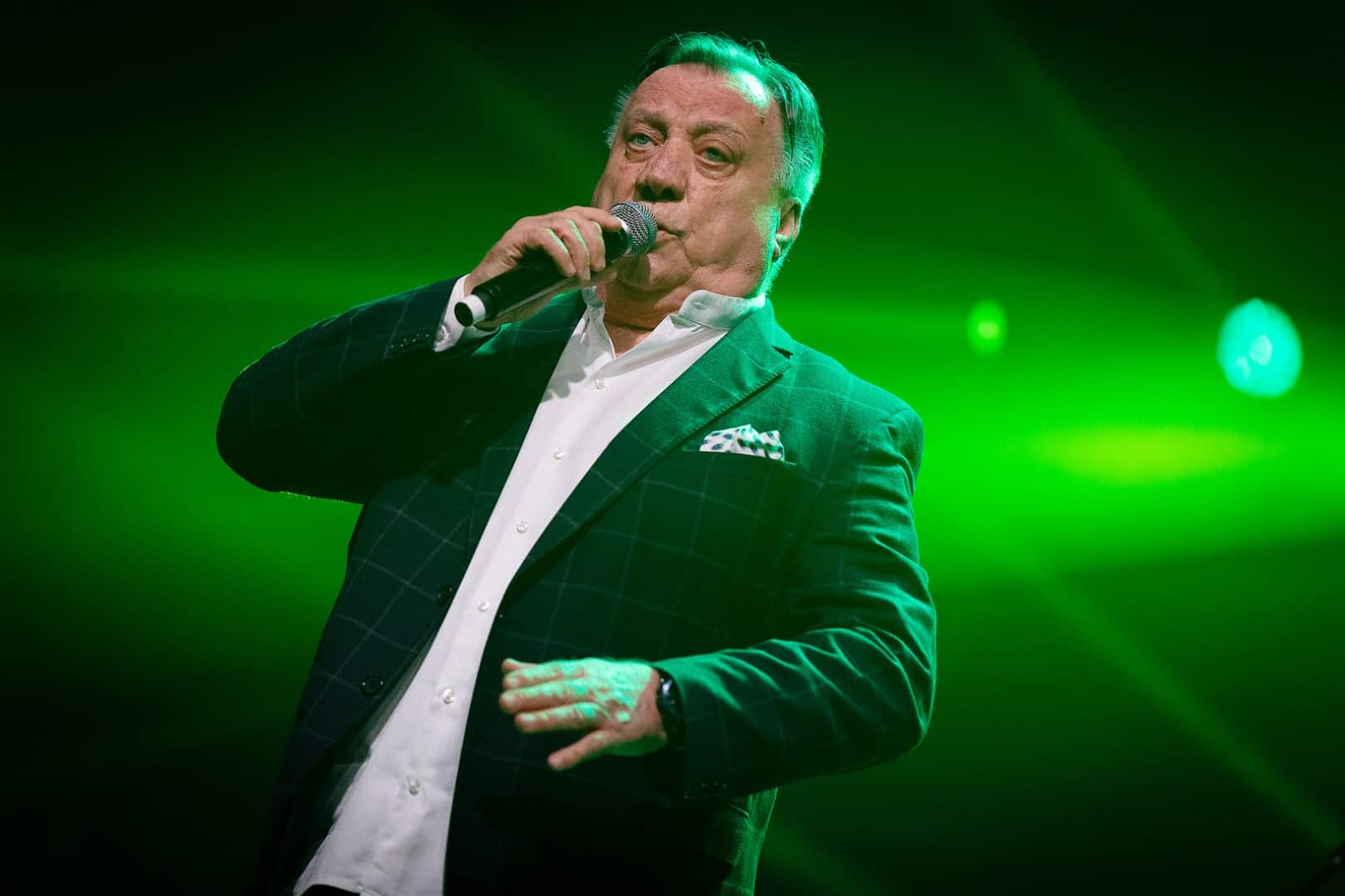 Preminuo je Halid Bešlić, kralj narodne glazbe | 01Portal