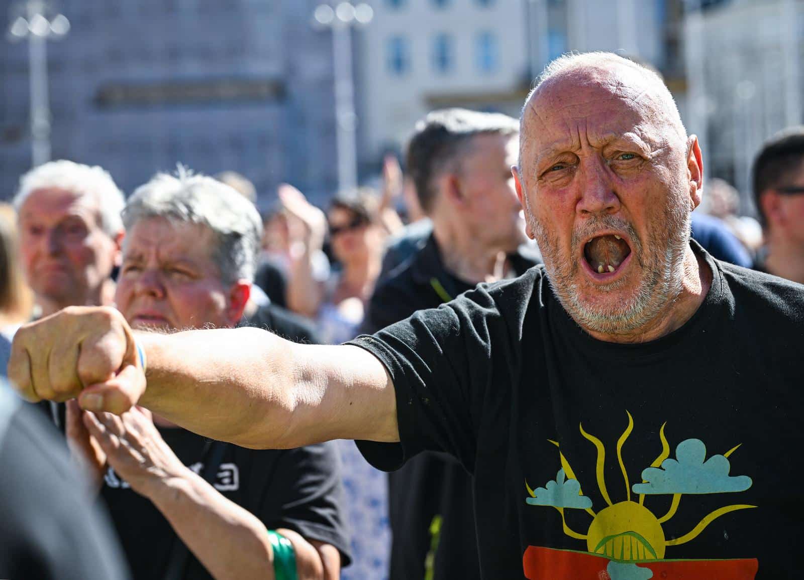 VIDEO U Zagrebu održan prosvjed protiv stranih radnika. Okupljeni ...