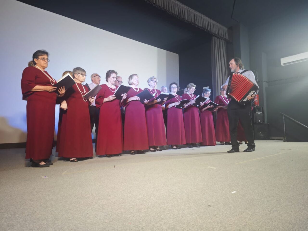 Cjelovečernji koncert KUD-a Januševec oduševio publiku: Bogata ...